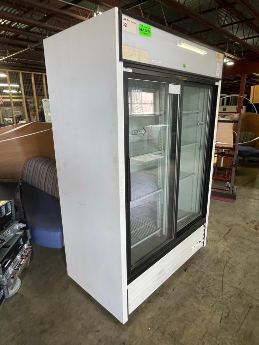 True Manufacturing Co. Model: GDM-45 Front Opening Two Door ...